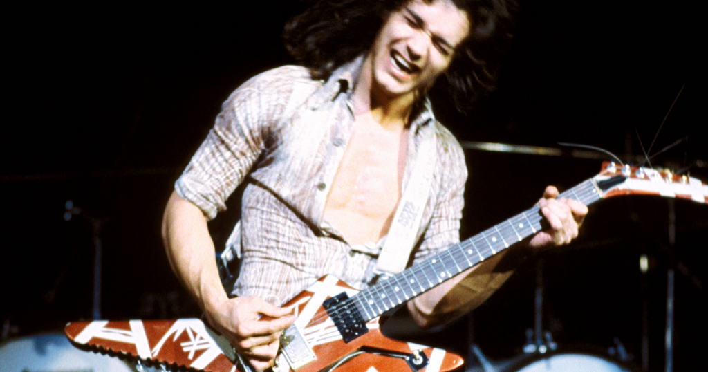 EDDIE VAN HALEN déchiquette toutes les guitares de Fresno, 1979