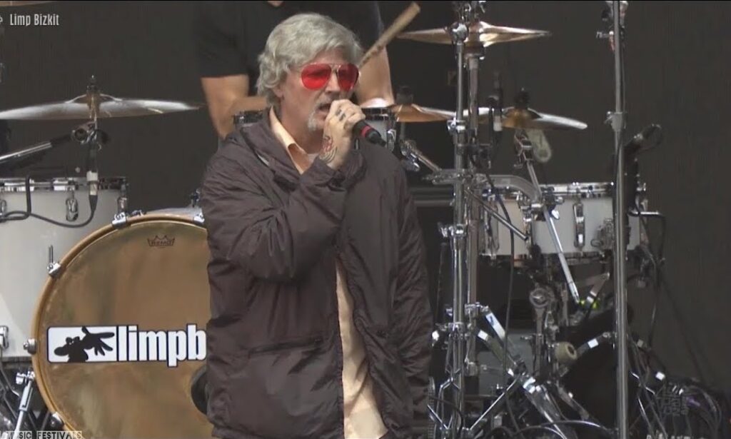 Fred Durst lance un nouveau look à Lollapalooza; LIMP BIZKIT dévoile ...