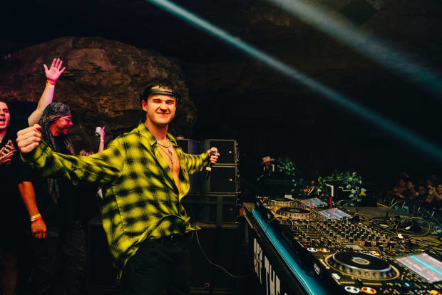 Faire la fête hors du réseau – À l'intérieur du sold-out de John Summit ...