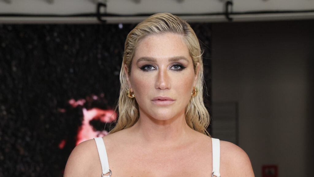 Le nouvel album de Kesha, "Gag Order", met ses luttes personnelles au ...