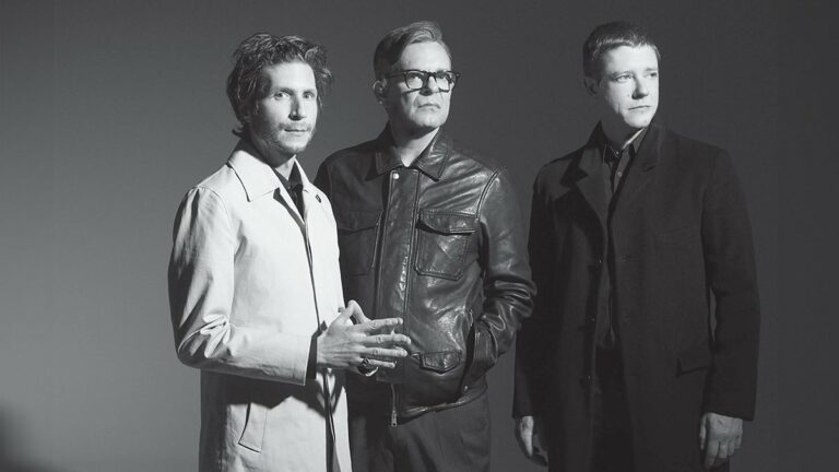 Interpol annonce un concert gratuit au Zócalo de Mexico