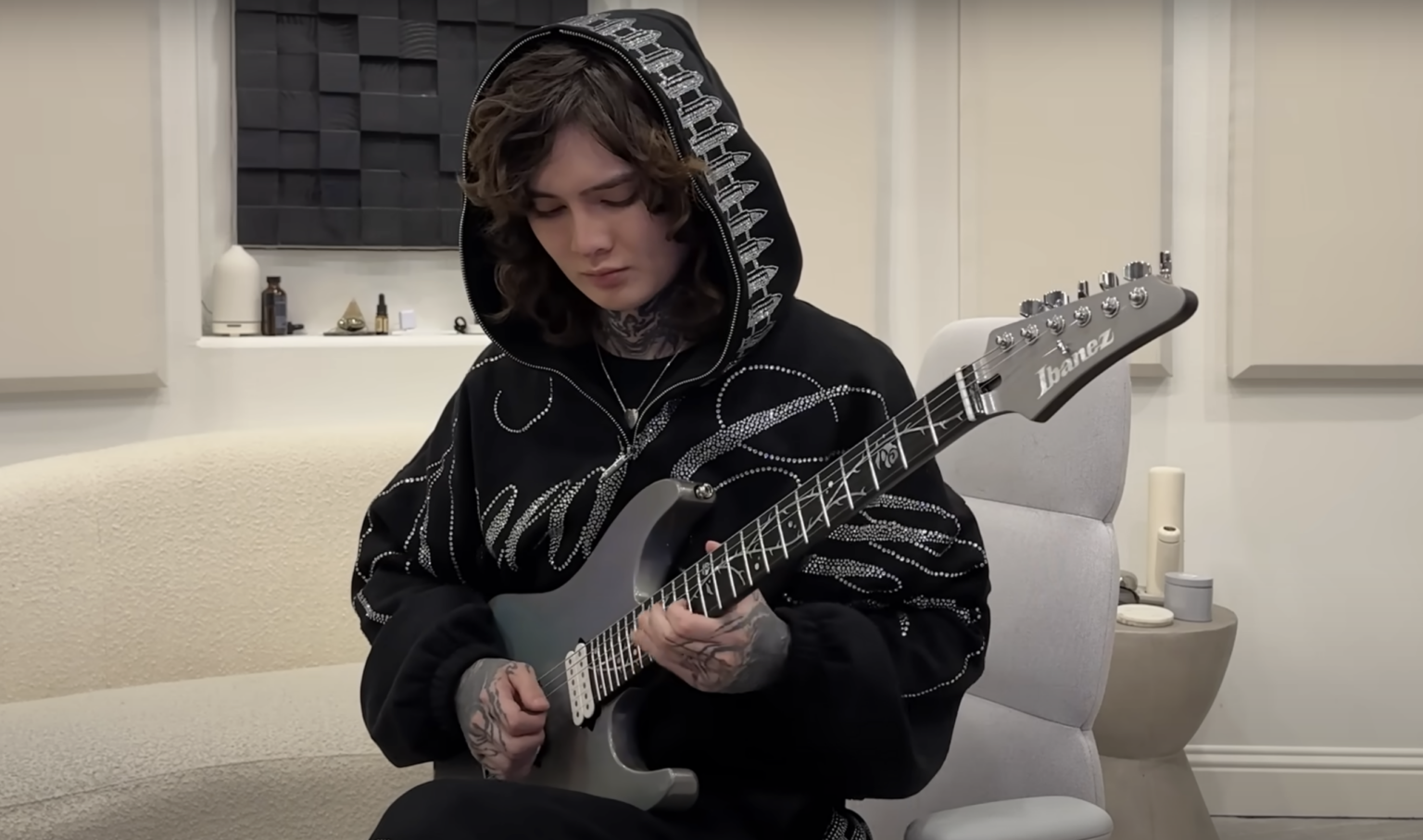 Tim Henson parle d'un nouvel album Polyphia, collaboration avec Hans ...
