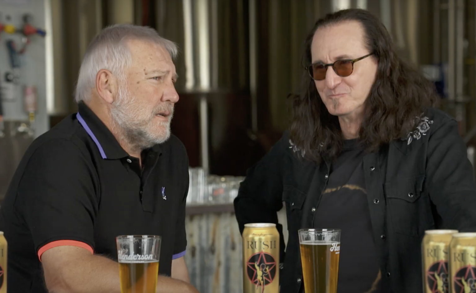 GEDDY LEE et ALEX LIFESON expliquent leur décision de se réunir sous le ...