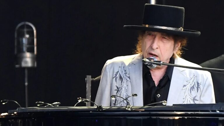 Bob Dylan donne le coup d'envoi de sa tournée d'été 2026 dans l'Oregon ...